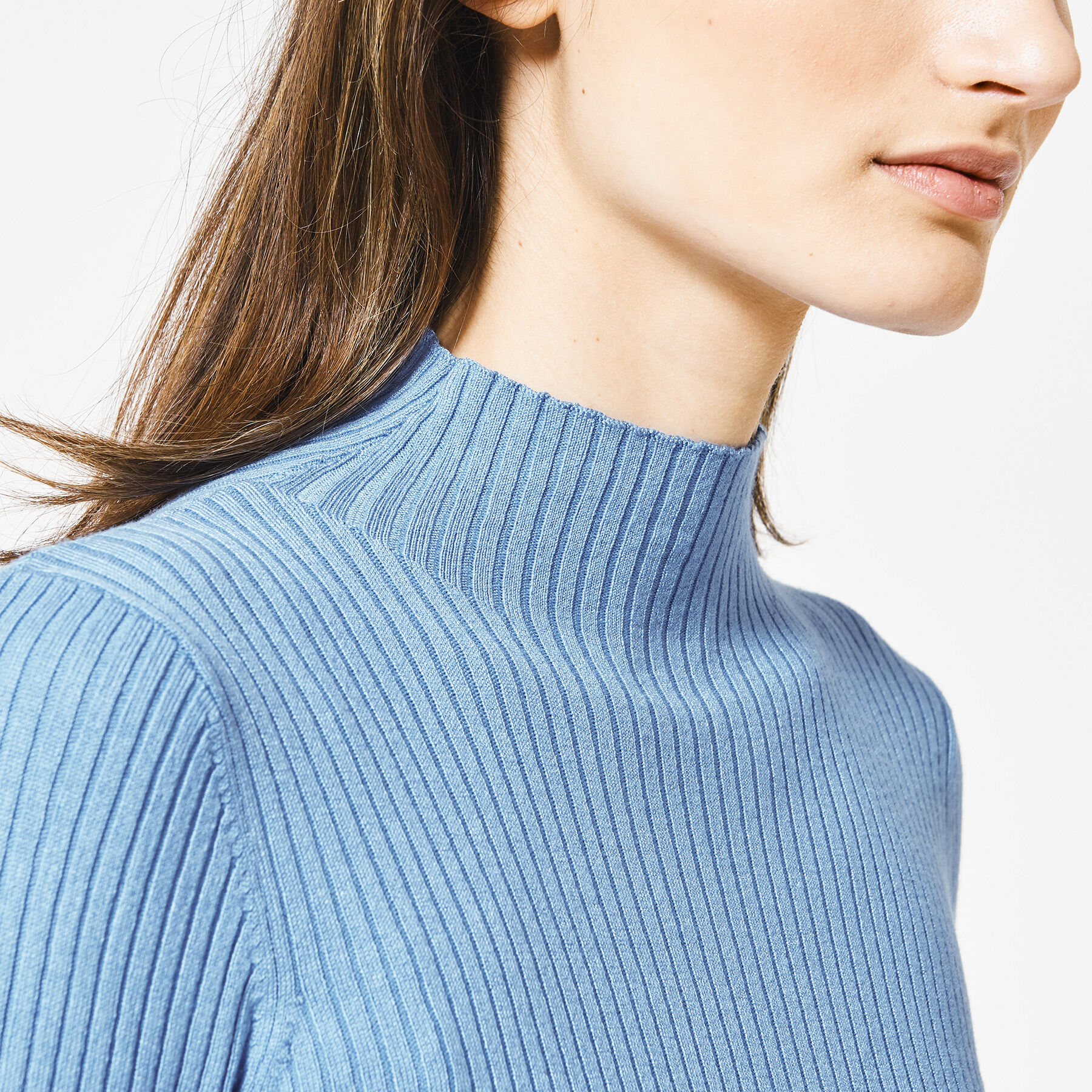 Femmes Col montant réalisé en tissu extensible côtelé Bleu Acheter en Ligne